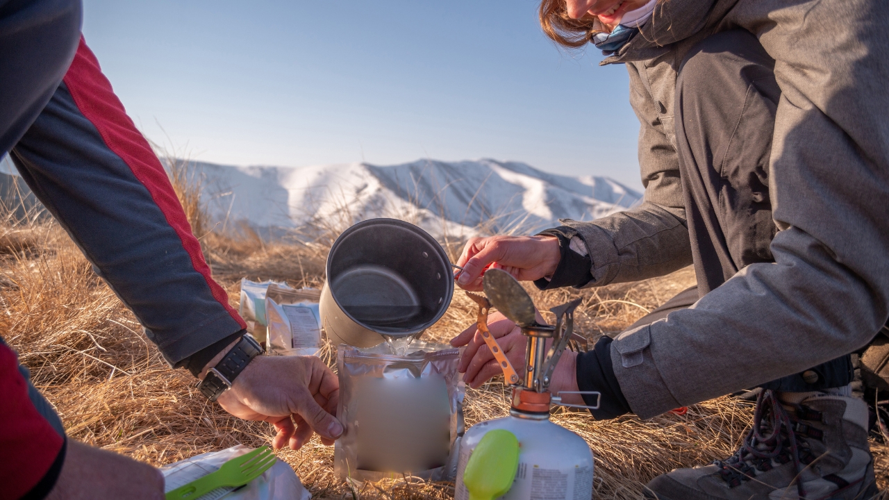 Best Foods to Pack When You’re Off-Grid for Days - The Avid Outdoorsman