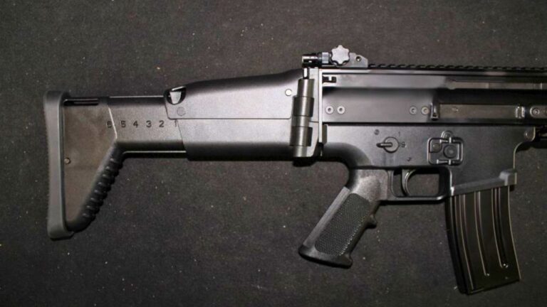 Colt m4 carbine vs fn scar 16s combat rifle matchup - The Avid Outdoorsman