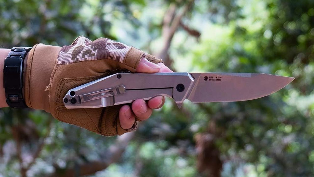 Compact knives that work harder than they look - The Avid Outdoorsman