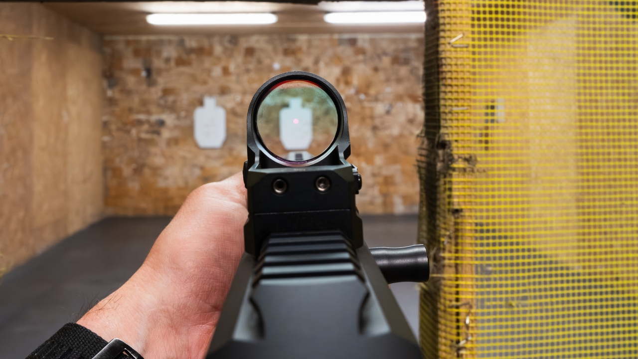 Red dot vs. holographic: what you should know - The Avid Outdoorsman