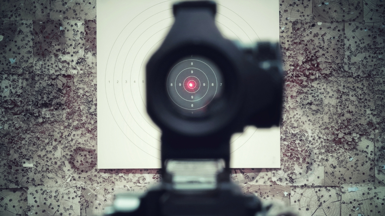 Red dot vs. holographic: what you should know - The Avid Outdoorsman