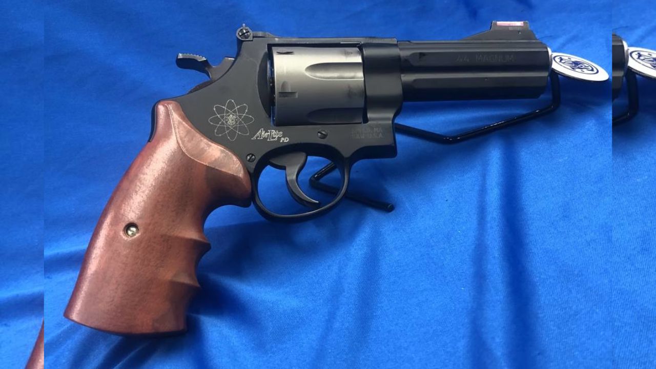 Guns range officers warn new shooters away from - The Avid Outdoorsman