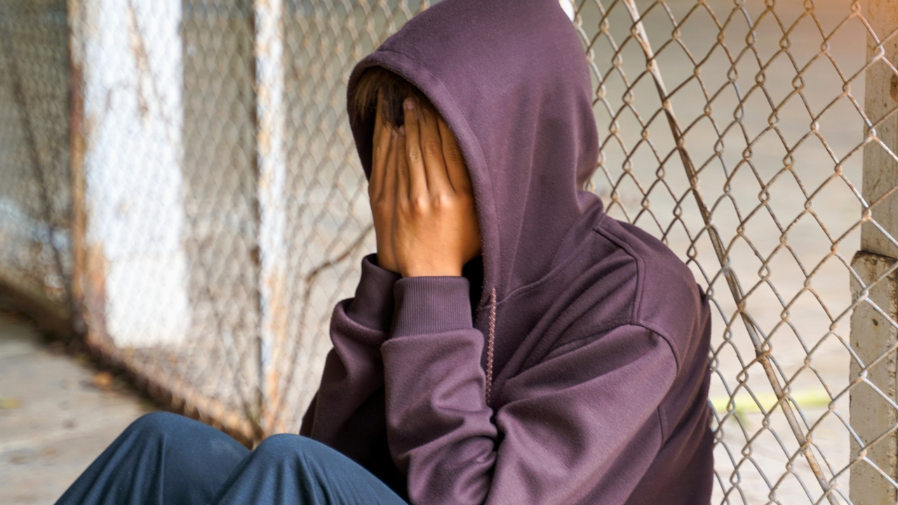 Worker says his hoodie snagged his gun in the bathroom at work — and ...